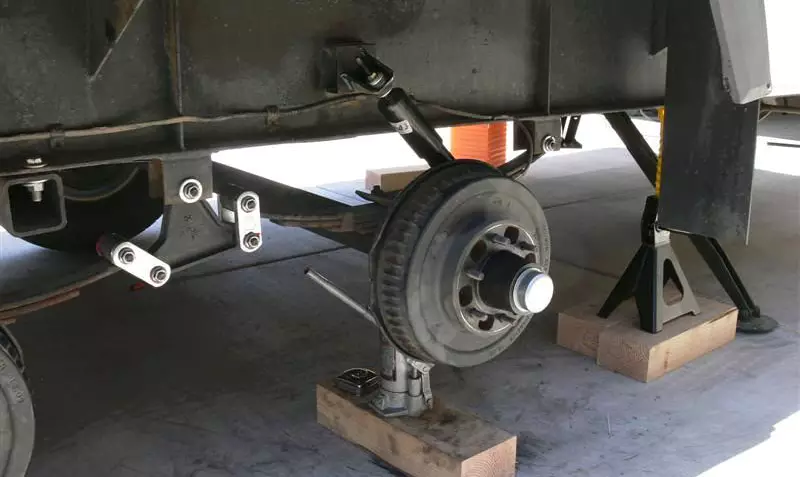 China Idler Trailer Axle Shaft Spring Axles 3500lbs With 5 Stud Hub ...